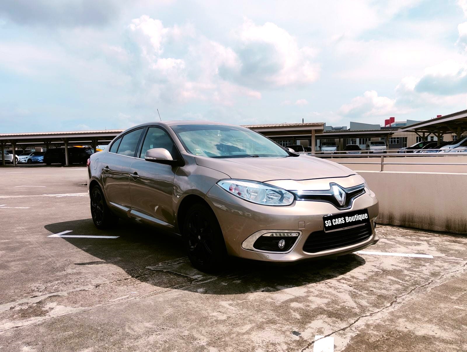 Renault Fluence Diesel 1.5A DCI Sunroof | Automotive Retail Company ...